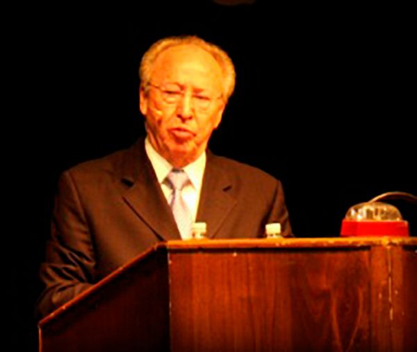 El Pastor Wayman Mitchell – Iglesia Evangélica Casa del Alfarero